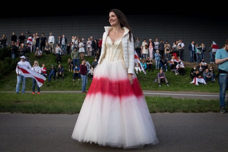 Protest Runway: The Use of Color & Fashion in Global Pro-Democracy ...